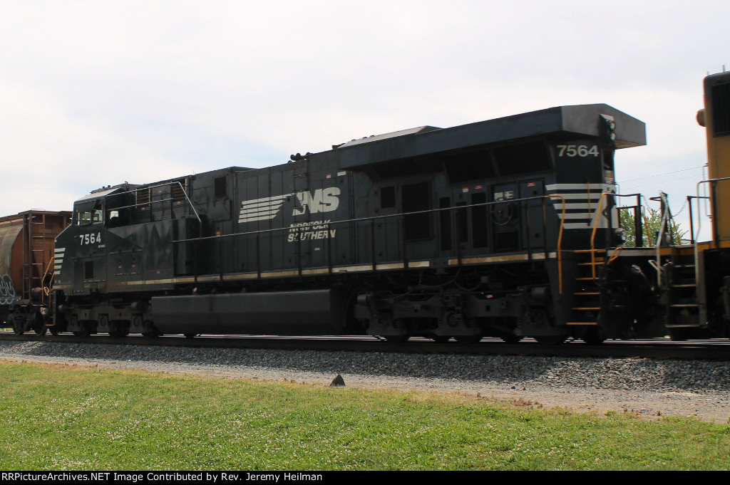 NS 7564 (1)